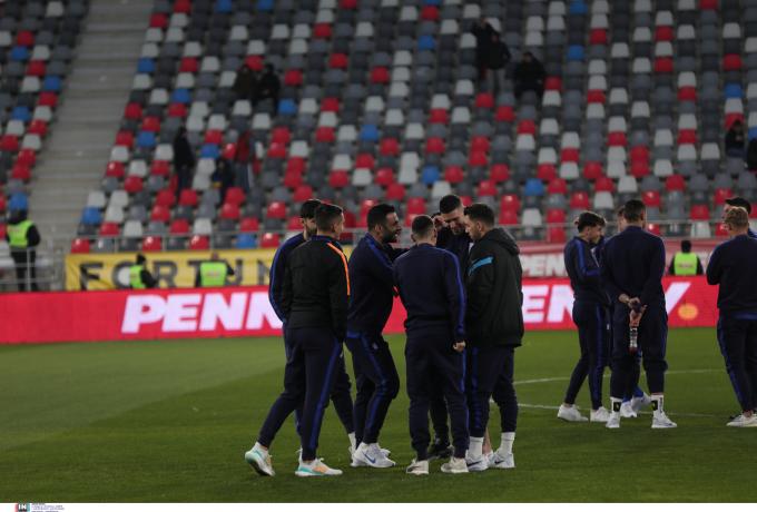 Η άφιξη της Εθνικής μας στο Steaua Bucharest Stadium για το φιλικό με ...